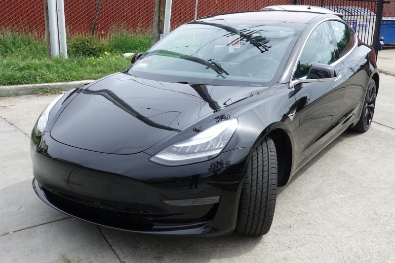 Xe điện Tesla Model 3 xuất hiện tại Việt Nam