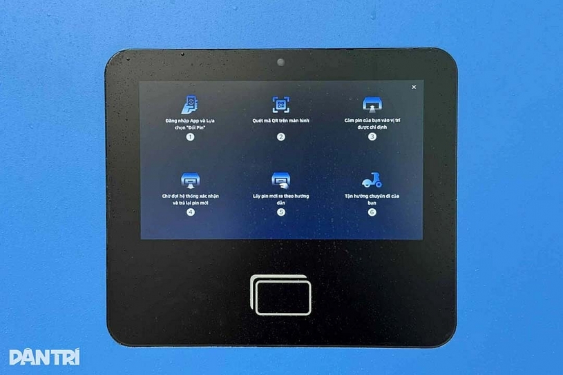 VinFast bắt đầu lắp trạm đổi pin xe máy điện thao tác nhanh ngang đổ xăng